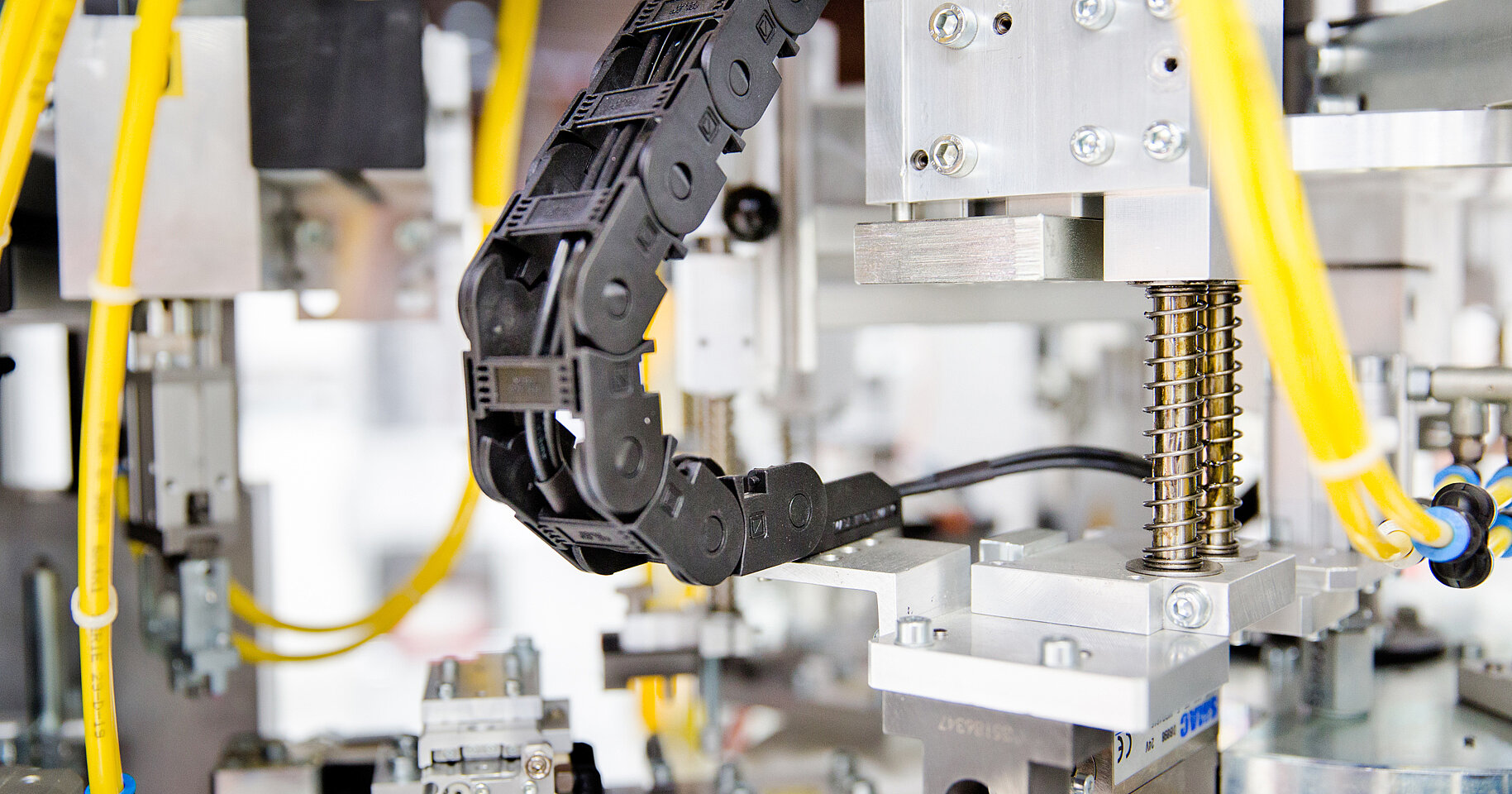 Coroflex cables & wires for industrial applications